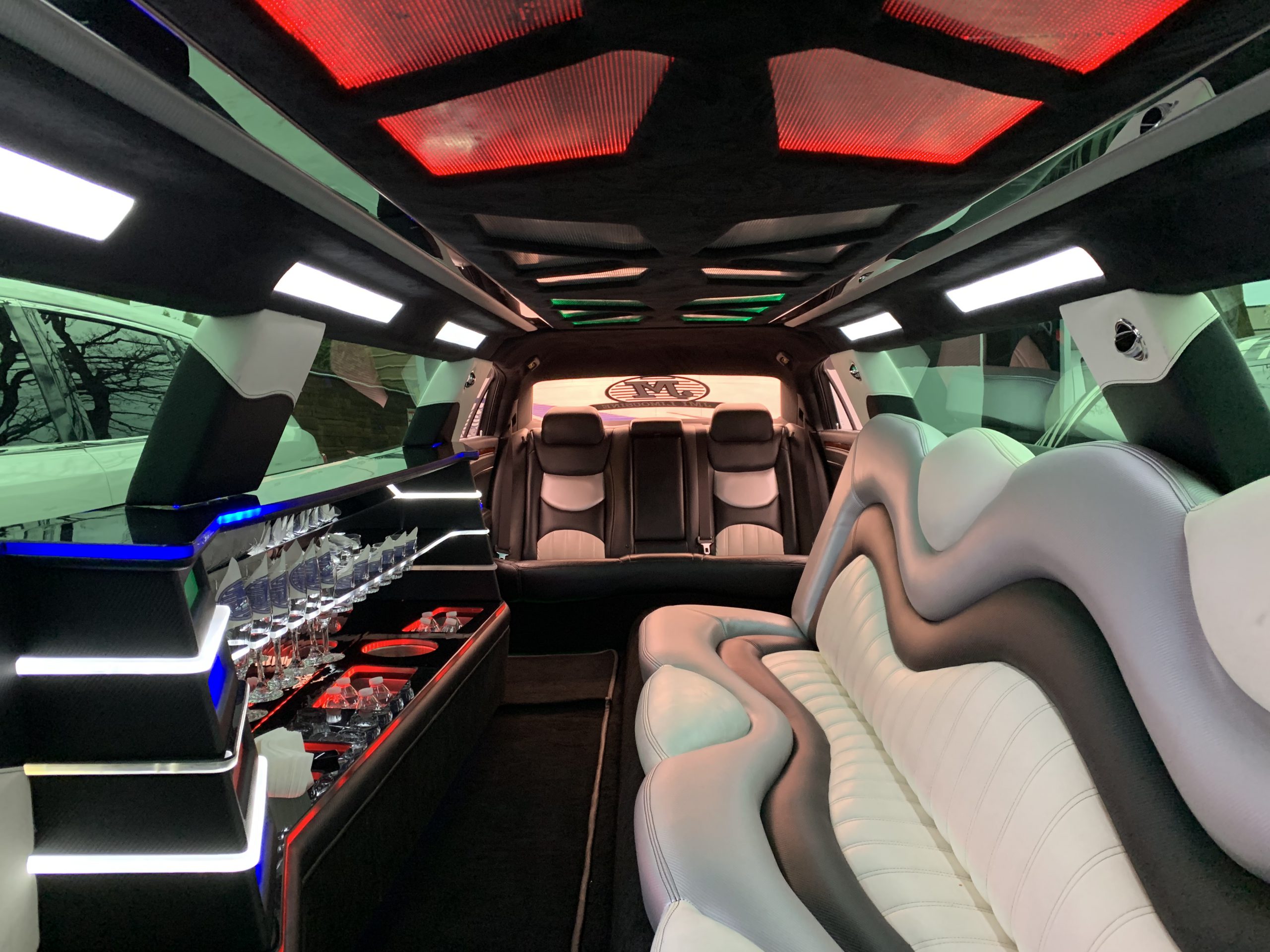 JMI Limousine Luxury Limo Service in Portland | Best Limo Rates